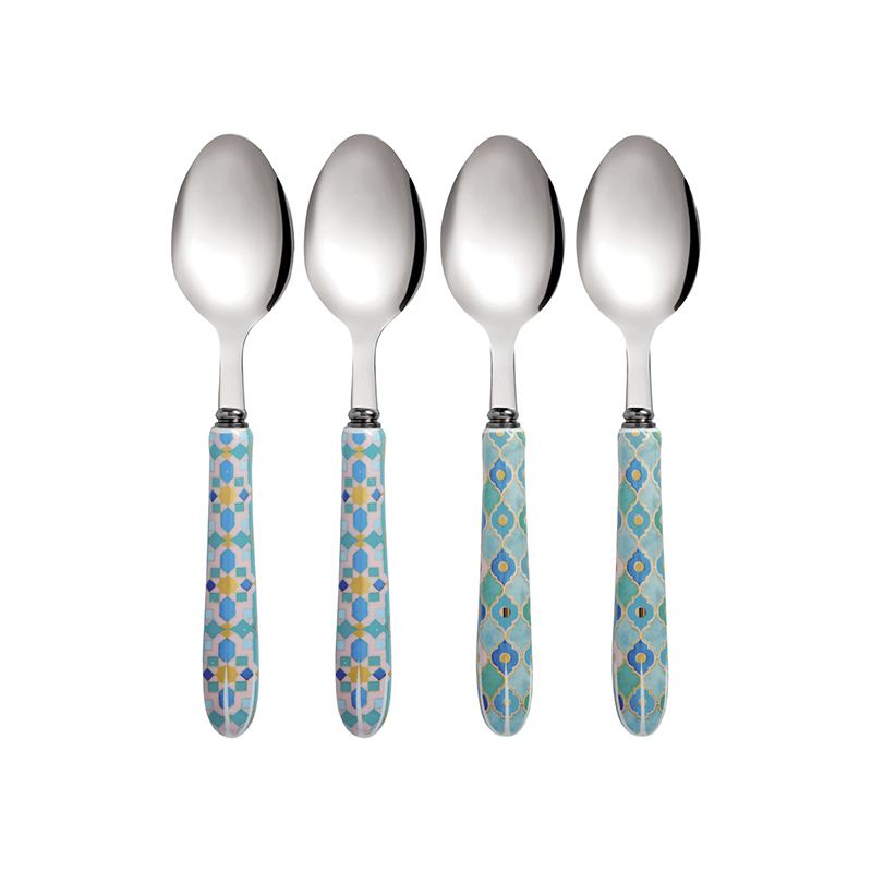 Cucharas de colores con mango de porcelana y acero inoxidable.